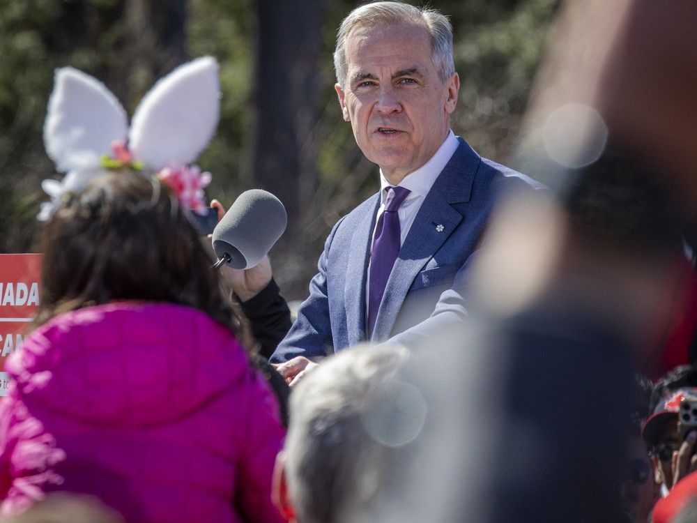 Thousands come out to hear Mark Carney speak at rally in Nepean