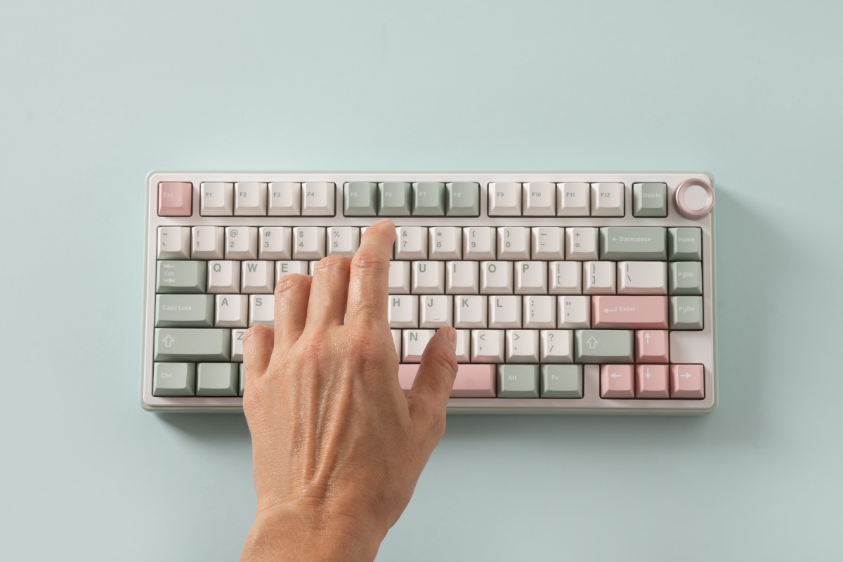 22 of the Best Keyboard-Typing ASMR Videos That Will Scratch Your Brain ...