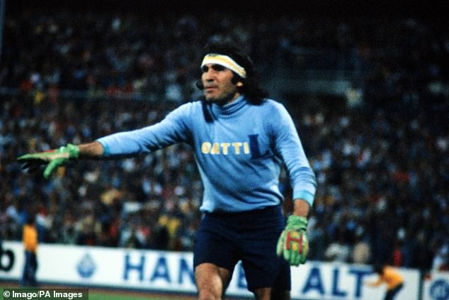 Argentina legend, who played with Diego Maradona, dies aged 80 'from ...