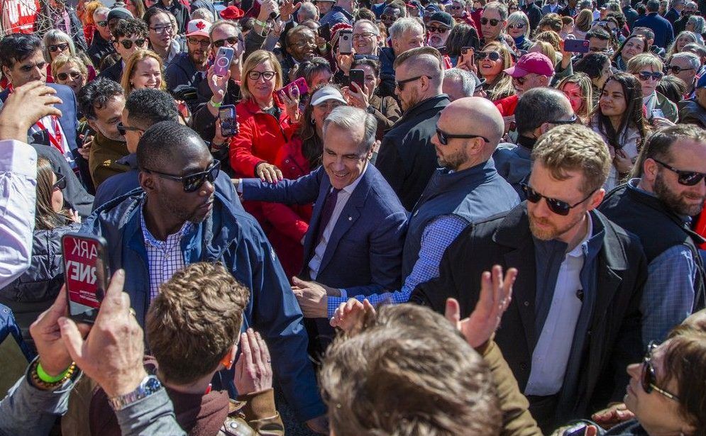 Thousands come out to hear Mark Carney speak at rally in Nepean