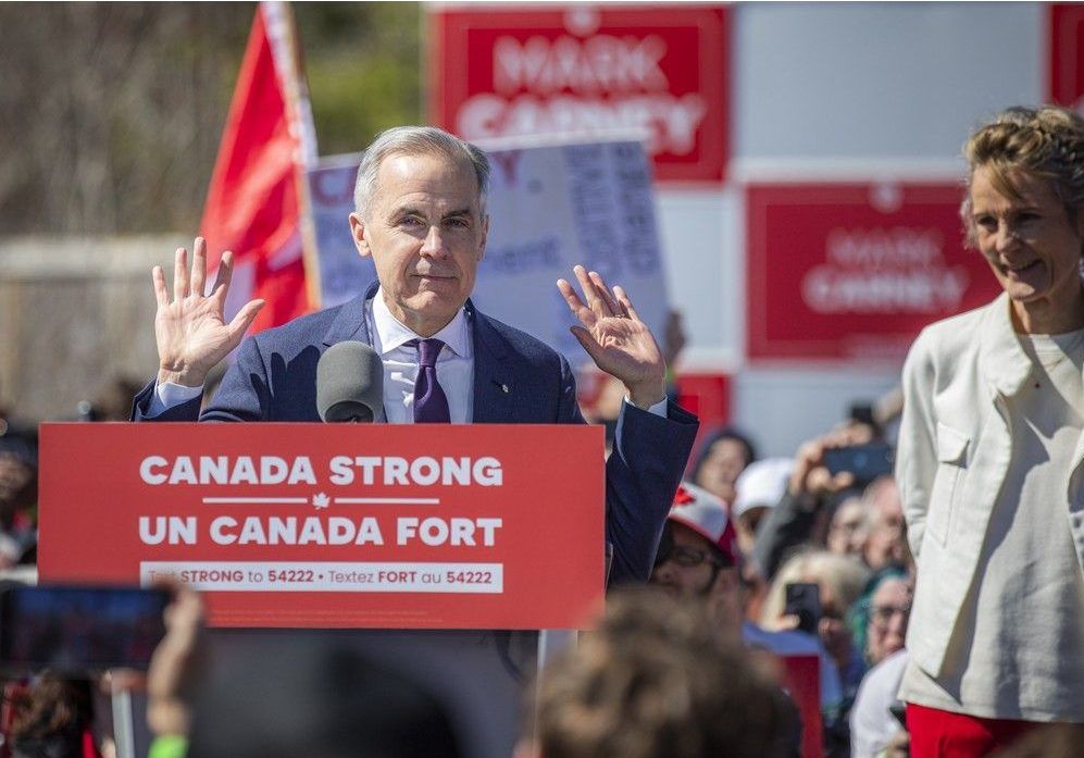 Thousands come out to hear Mark Carney speak at rally in Nepean