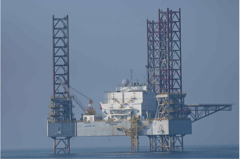 Partial withdrawal: China relocates one West Sea structure