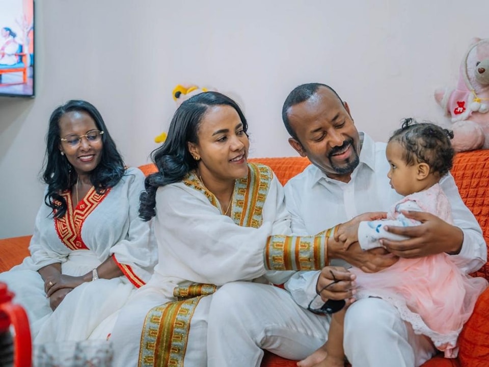 PM Abiy Spends Easter with Community Members Relocated to Gelan Gura from Kasanchis
