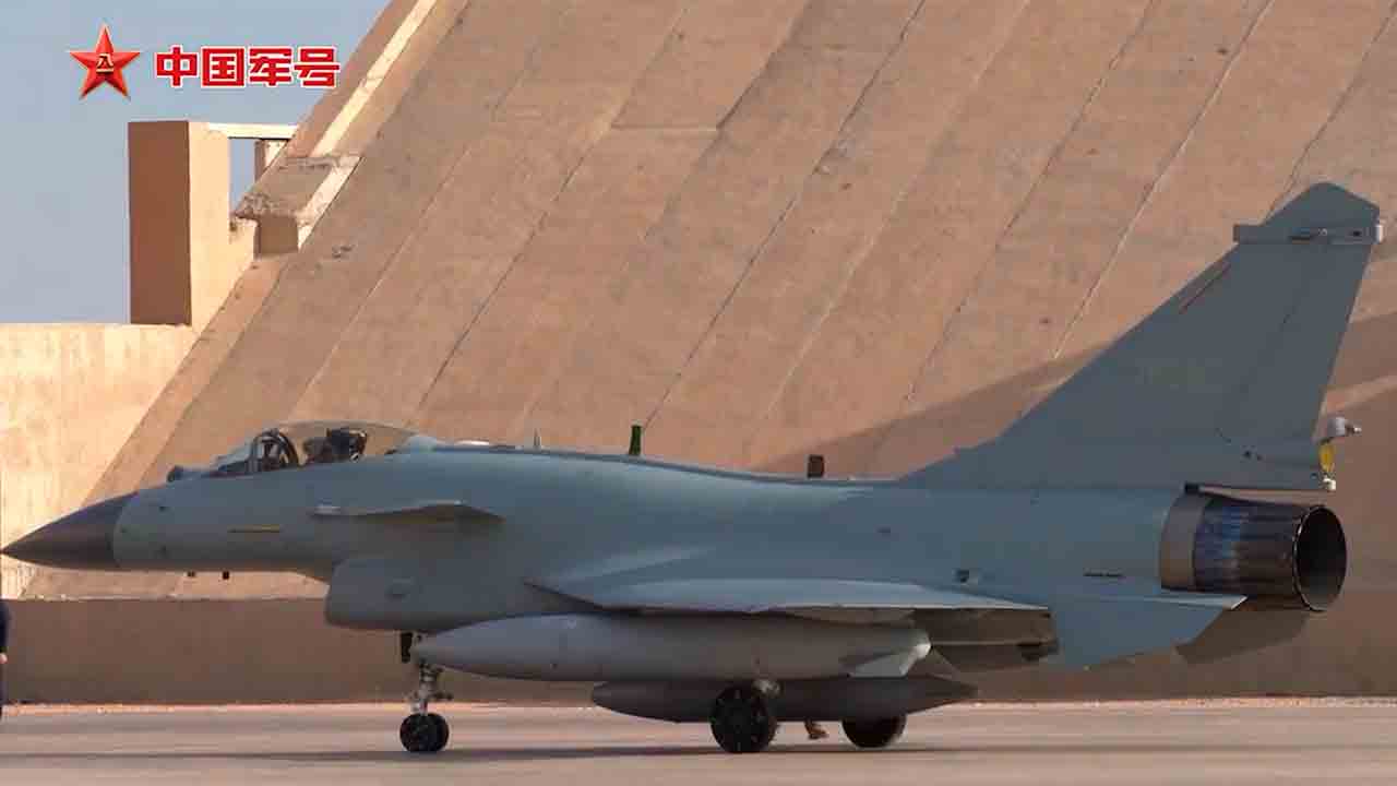 J-10C: Jet tempur China yang menyaingi F-16 bersinar dalam latihan ...