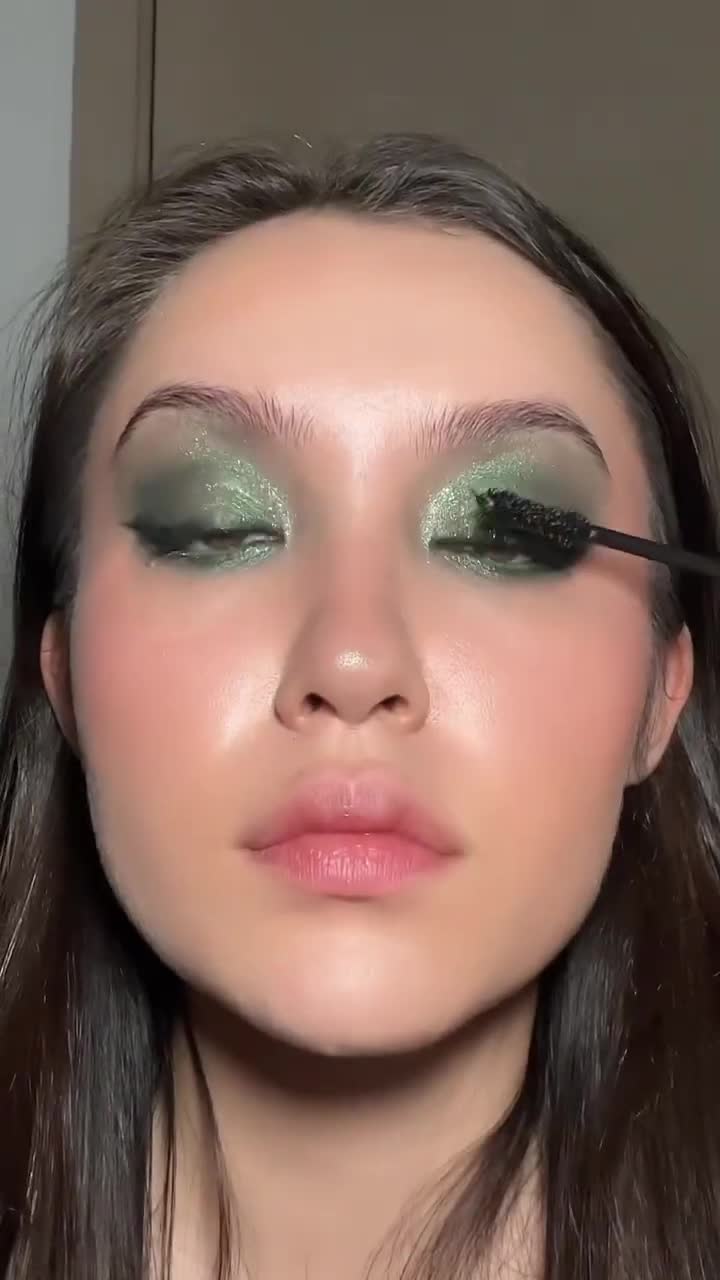 Green Eyeshadow That Makes Brown Eyes Pop