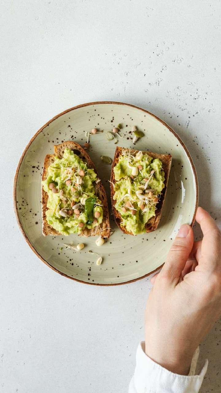 7 Health Benefits Of Eating Avocado Toast In Breakfast