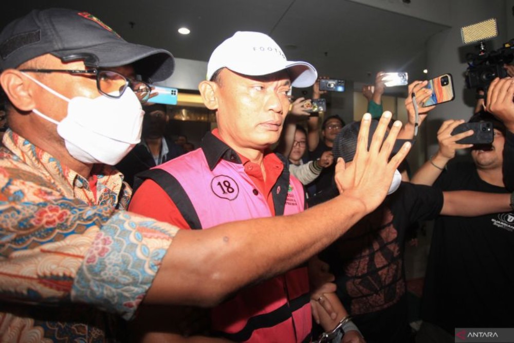 Hakim Jadi Mafia Perkara, Sistem Hukum Indonesia Paling Korup?