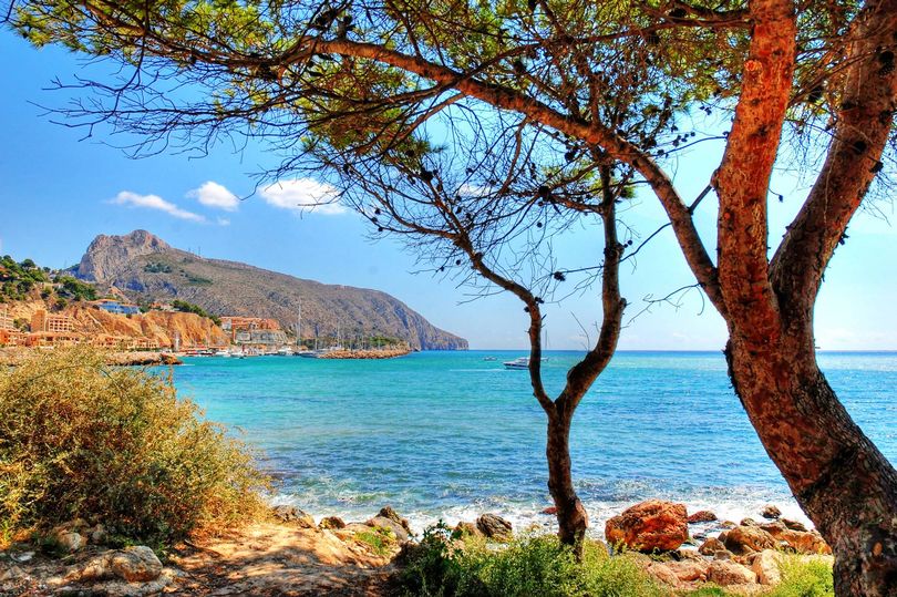 The beautiful seaside town near Benidorm that's a £27 flight from ...
