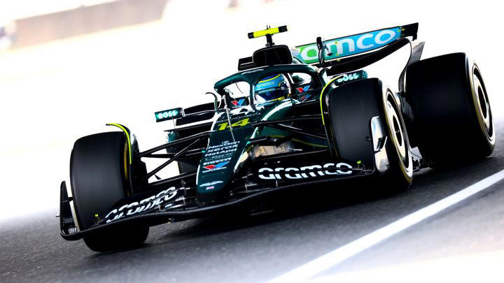 Con la que está cayendo en Aston Martin, y va Cowell y suelta todo esto