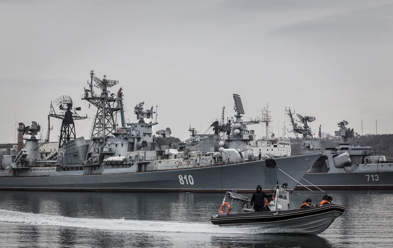 Russia keeps Kalibr missile carrier in Black Sea: Risk of strike remains