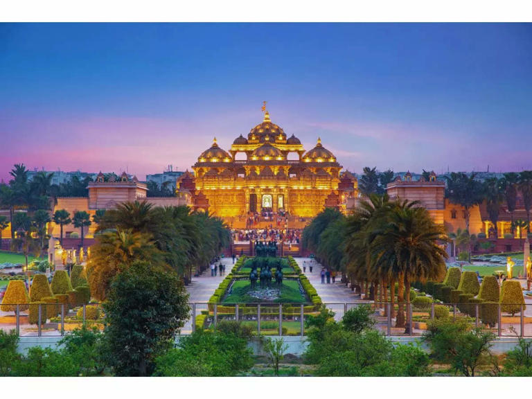 U.S. vice president JD Vance visits Delhi’s Akshardham Temple: 5 facts ...