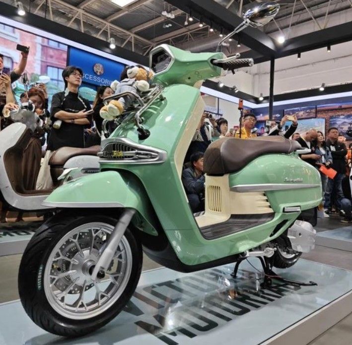 Muncul Motor Matic Baru 2025 Lebih Murah dari Honda Stylo 160 Mirip ...