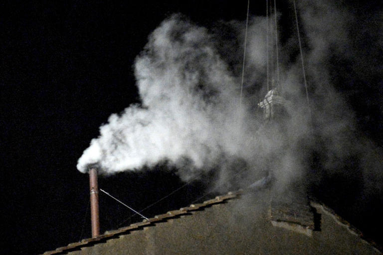 What happens now after the death of Pope Francis?