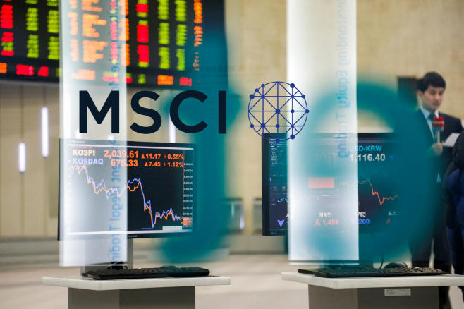 MSCI 편출 후보에 이차전지株 또 올랐다…LIG넥스원 등 방산만 '방긋'