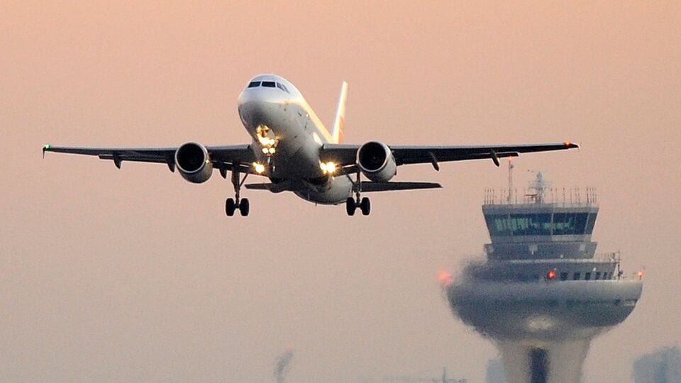 Delhi Airport halts runway upgrade operation after nearly 900 flights ...