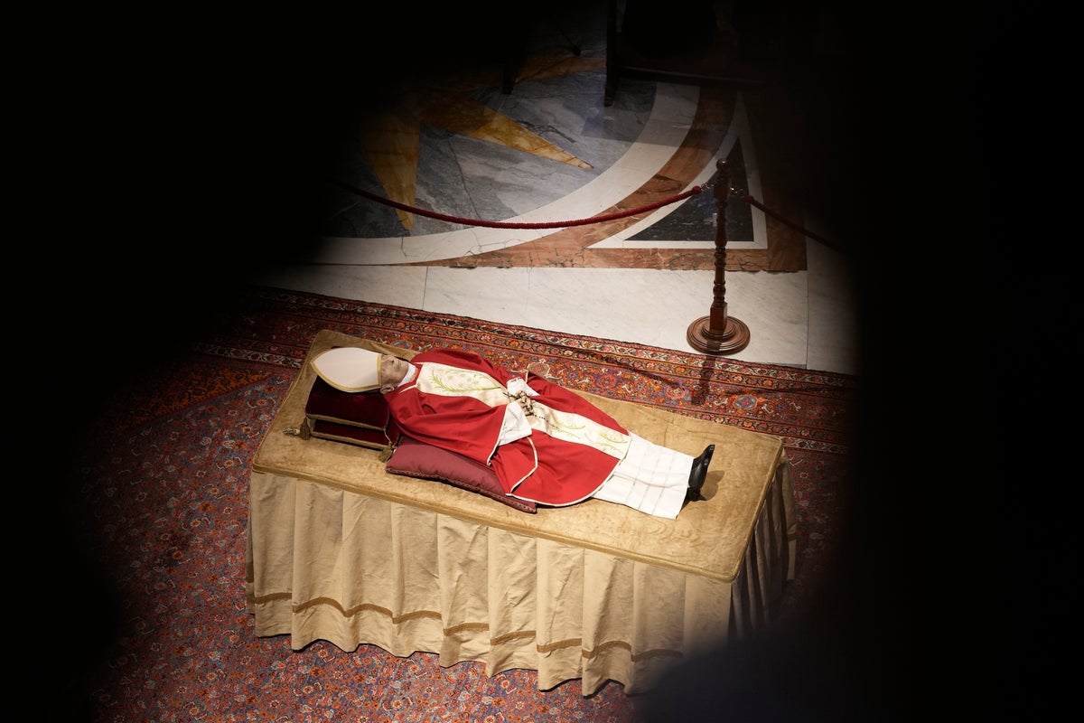 AP Explica: Los ritos y rituales que siguen a la muerte de un papa, su ...