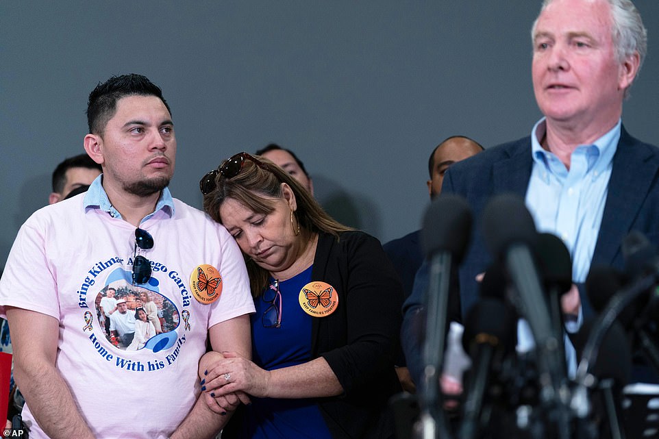 Fury erupts as Dem senator 'sips margs' with deported illegal migrant