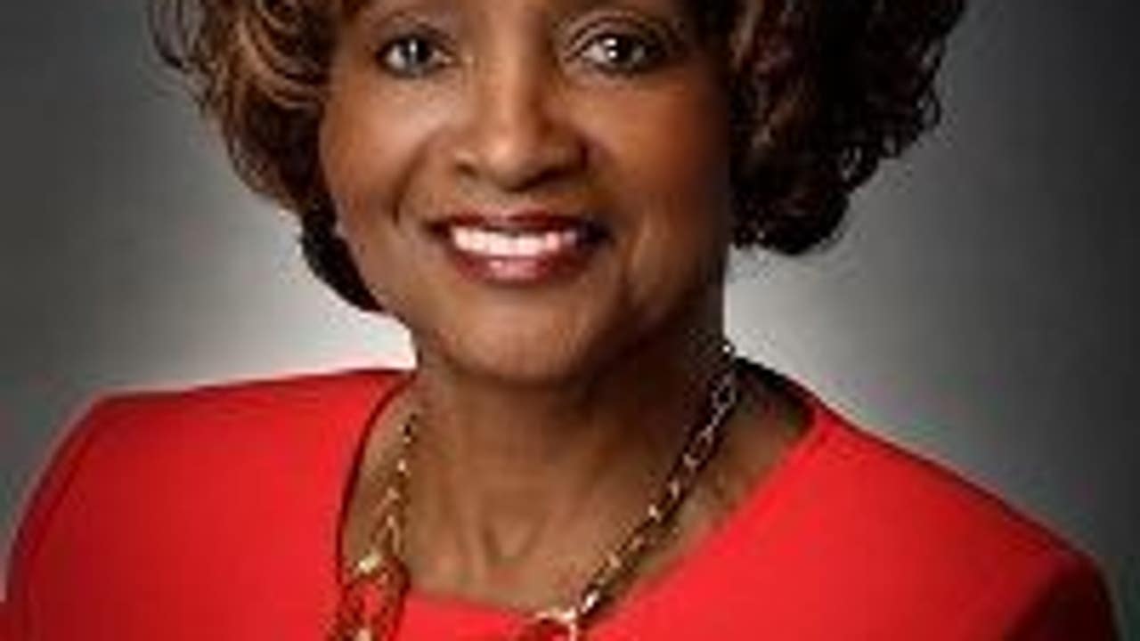Denton Co. Commissioner Bobbie Mitchell injured, husband dies in stabbing