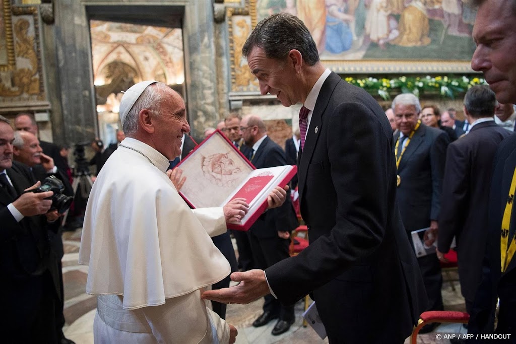 Spaanse koning Felipe prijst paus om steun aan armsten