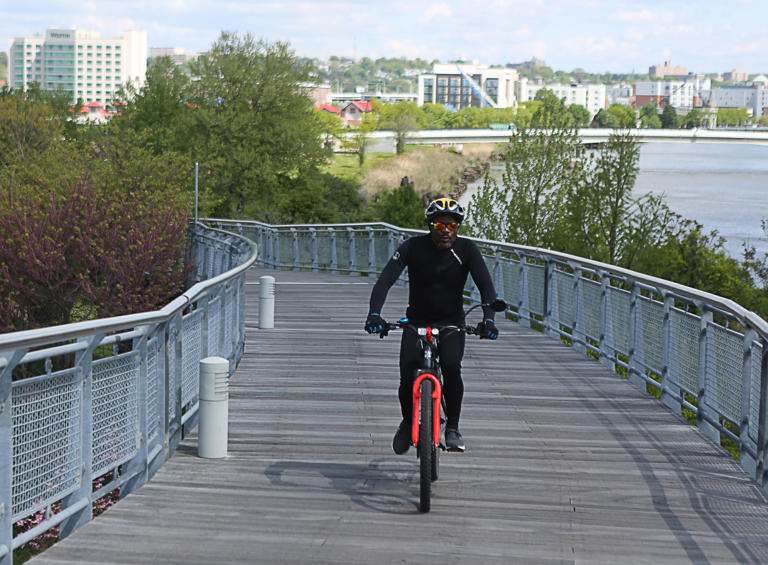 Looking for places to bicycle in Delaware? Here are 12 treks to check out