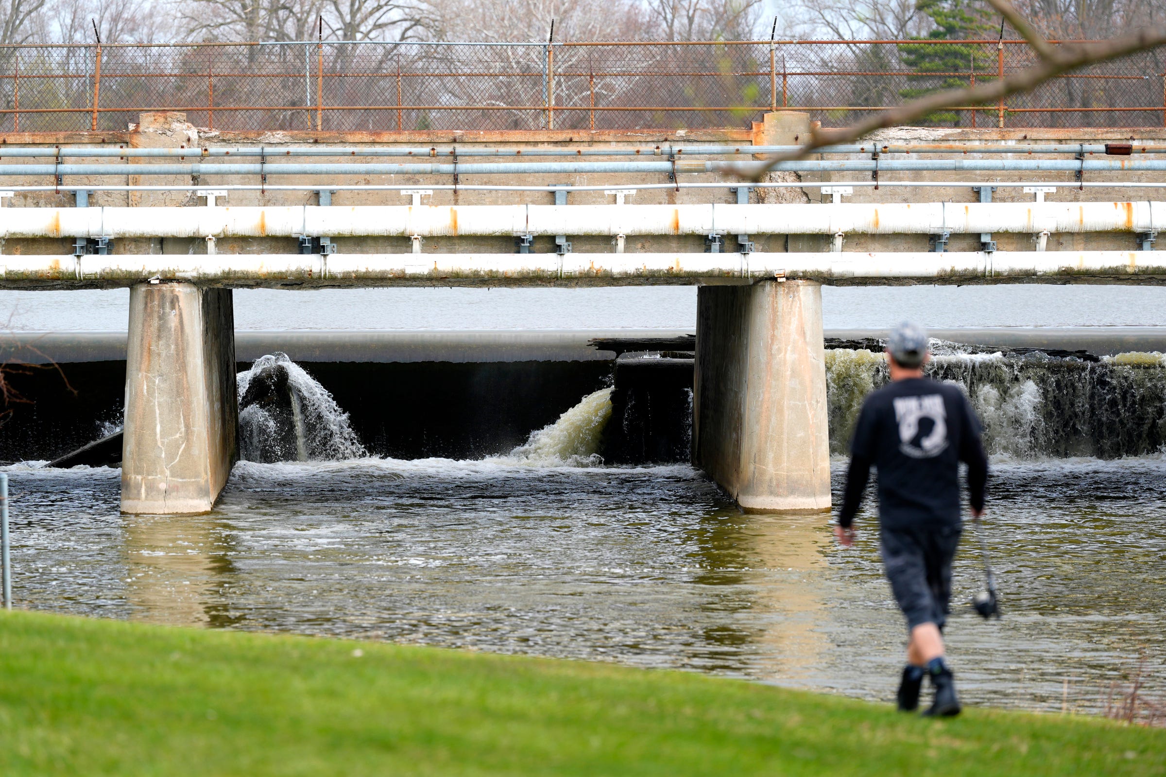 Huron-Clinton Metroparks offers Flat Rock dam to city for $5, with ...
