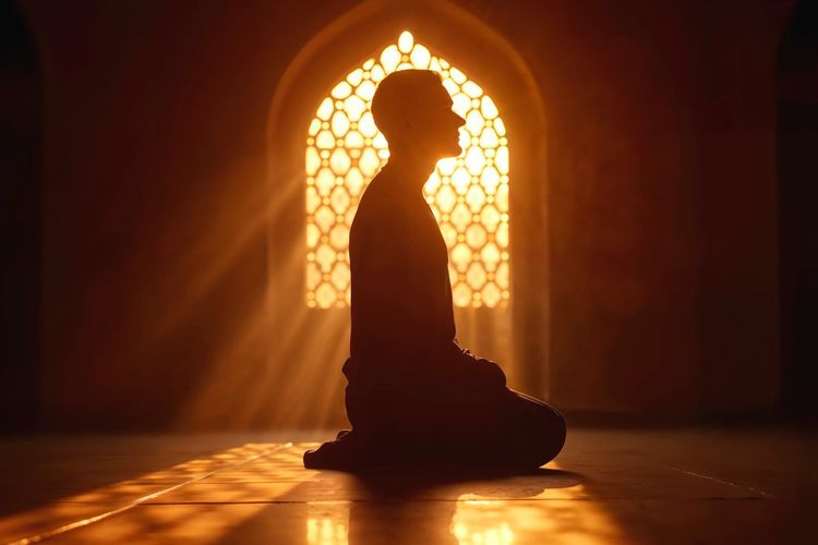 Rajin Beribadah! 5 Weton Ini Diberkahi Rezeki Melimpah Kata Primbon Jawa