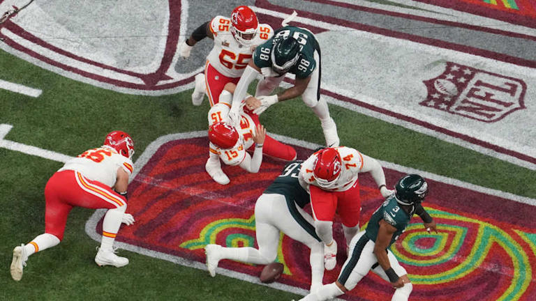 Chiefs Finally Insure Their Investment in Mahomes in Mock Draft