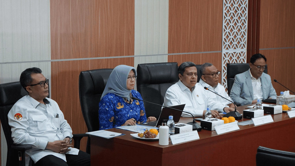 Daftar Makanan Mengandung Babi Menurut BPOM & Label Halal BPJPH