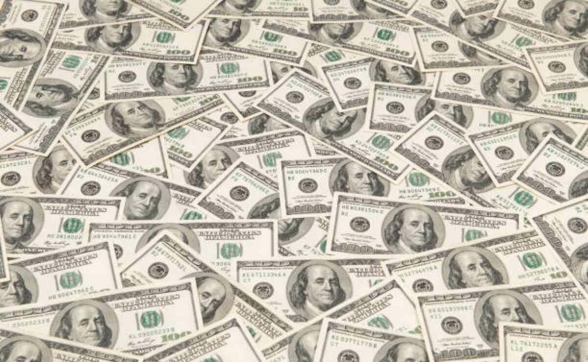 Peso pierde terreno frente al dólar; frena racha de tres semanas de ...