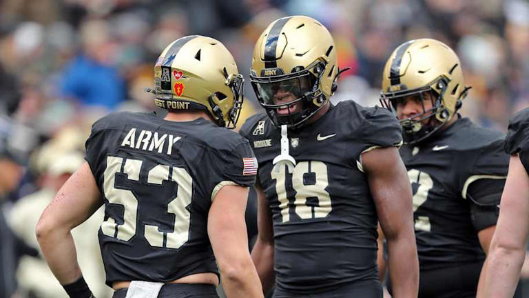 Former Army Black Knights Football Star Reportedly Transfers to Georgia
