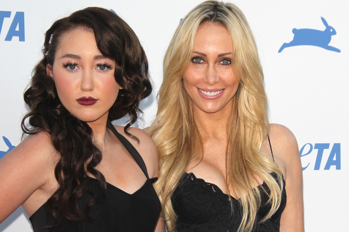 Noah Cyrus Opens Up About Bond Between Fiancé Pinkus and Mom Tish Cyrus Following Family Drama