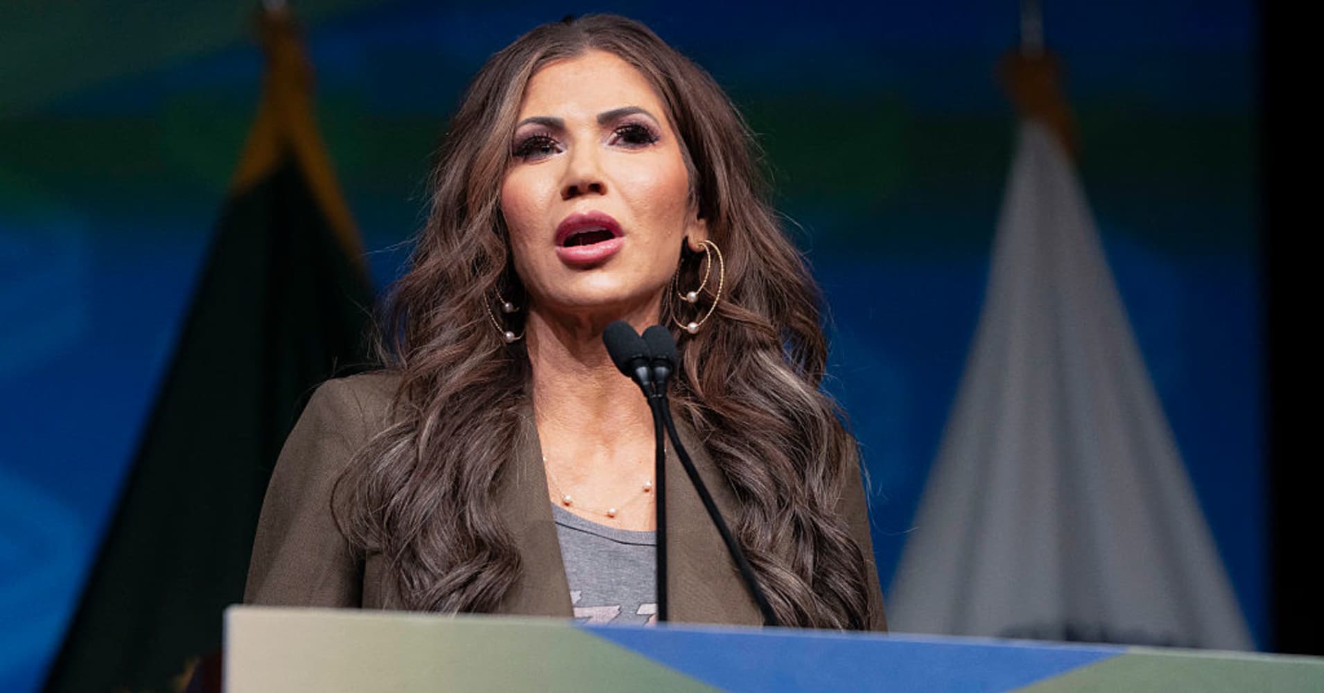 DHS Secretary Kristi Noem's purse, including $3,000 cash, stolen at DC ...