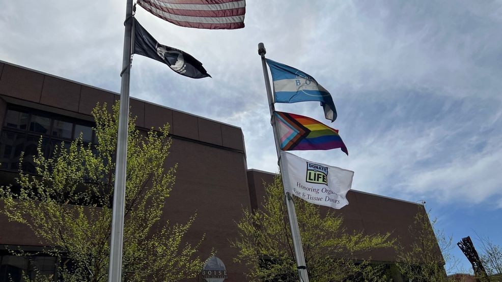 Boise Mayor responds to Attorney General over 'unauthorized flags' at ...