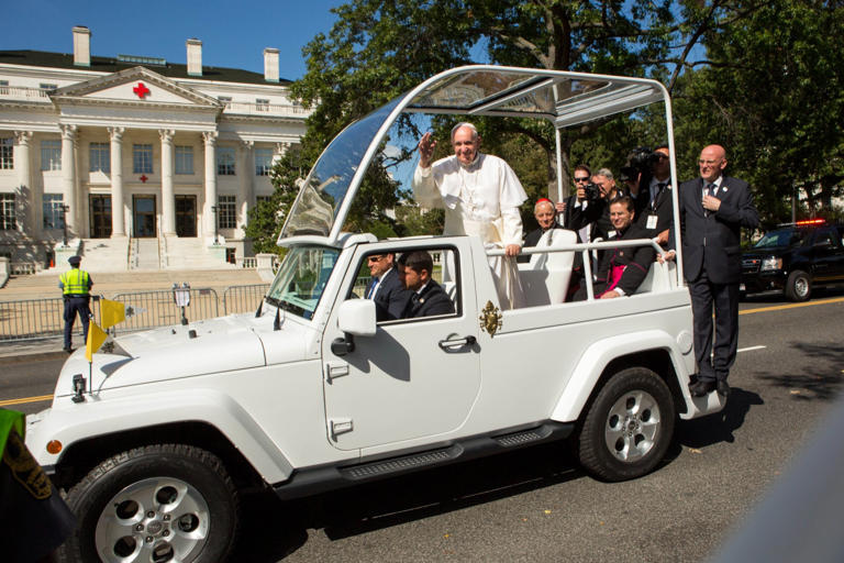 What will happen to the £380,000 Popemobile?