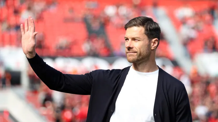 Xabi Alonso coaching style, tactics, formation at Bayer Leverkusen ...