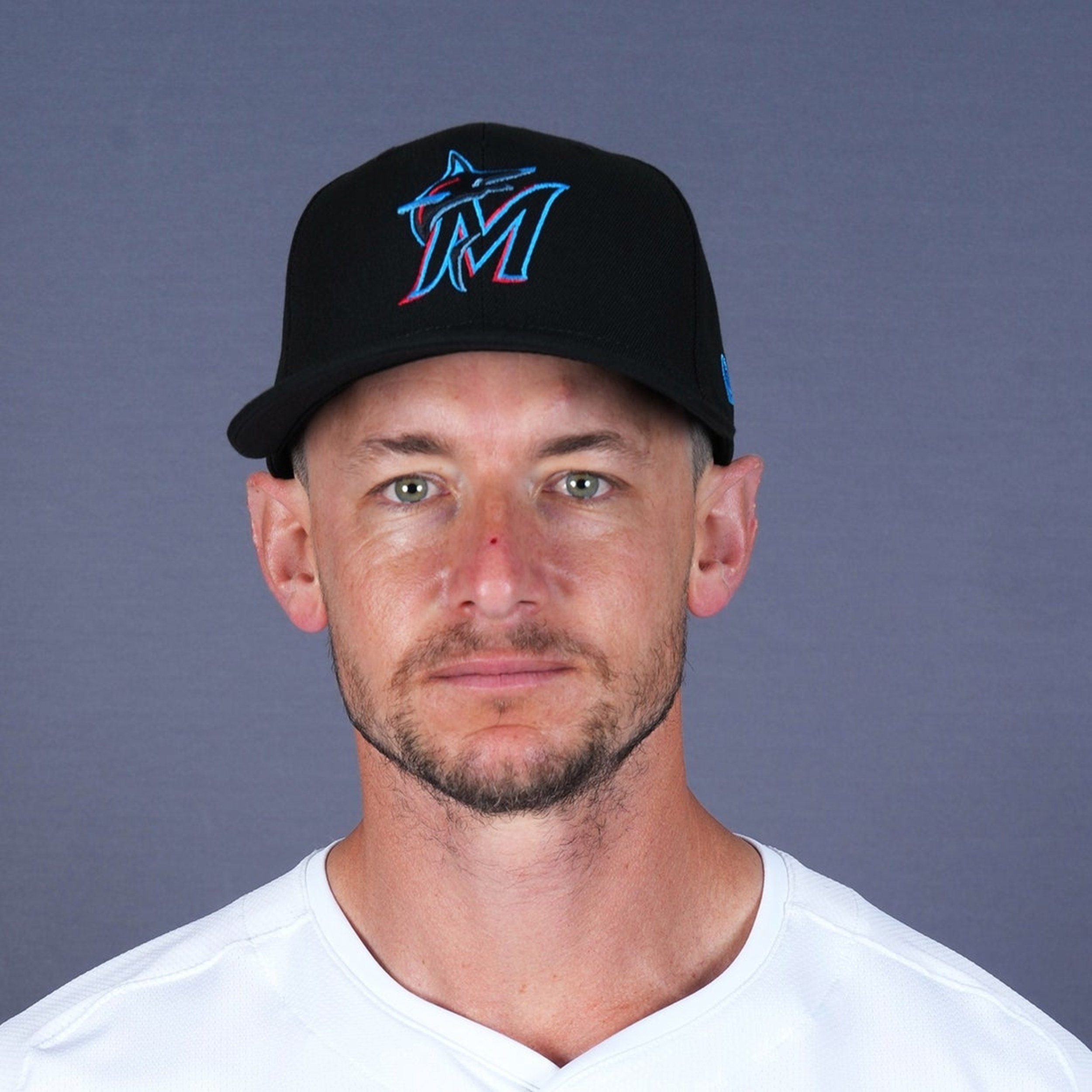 Marlins C Rob Brantly lands on IL with lat strain