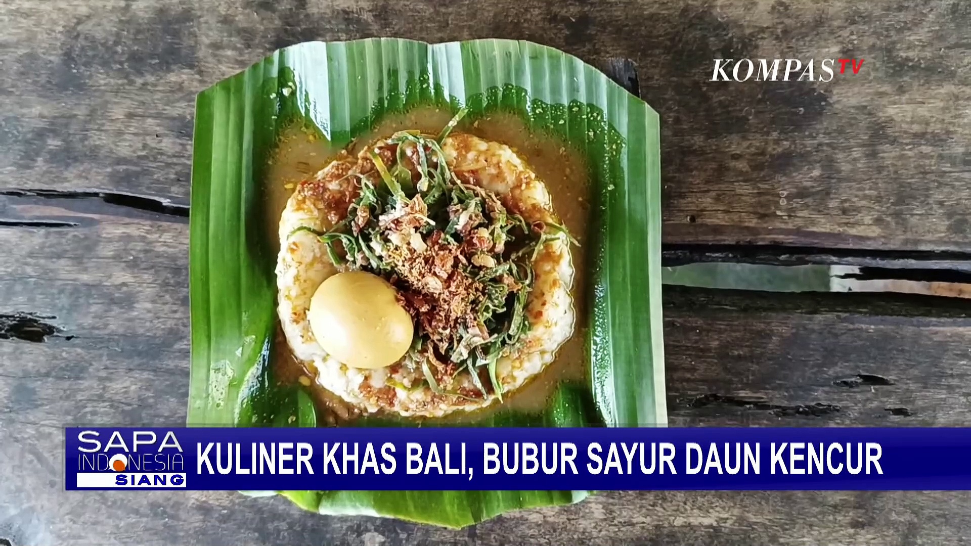 Kuliner Unik Khas Bali, Bubur Disantap Bersama Sayur Daun Kencur
