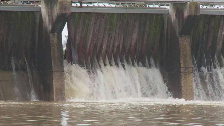 Army Corps monitors river levels, tests Bonnet Carré Spillway gates