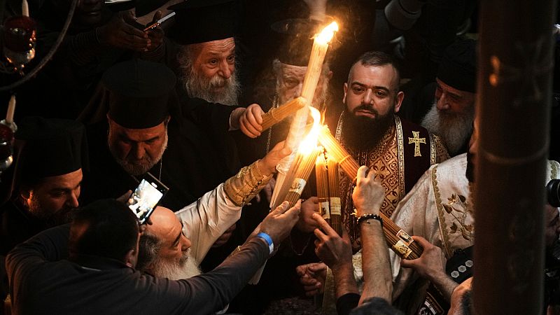 Holy Fire ceremony lights up Church of the Holy Sepulchre in Jerusalem