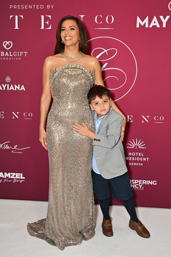 Eva Longoria brilla en la Global Gift Gala y comparte un tierno momento ...