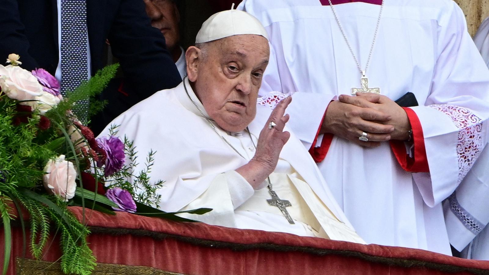 Timeline of Pope Francis' hospital stay to his final appearance, death