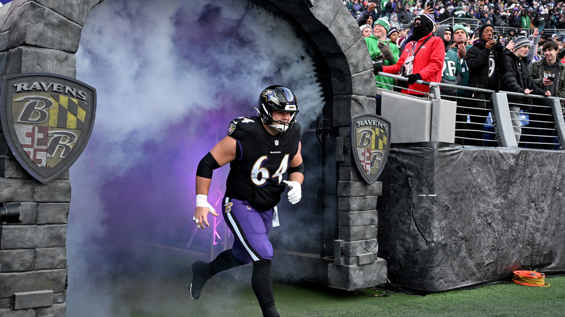 Tyler Linderbaum: I'm focused on football, not on contract