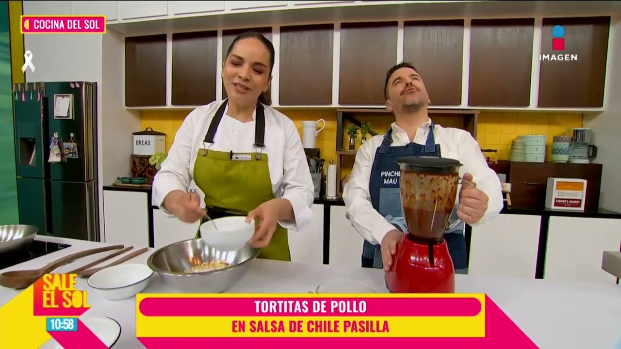 Receta de tortitas de pollo en salsa de chile pasilla con la chef Ingrid Ramos | Sale el Sol