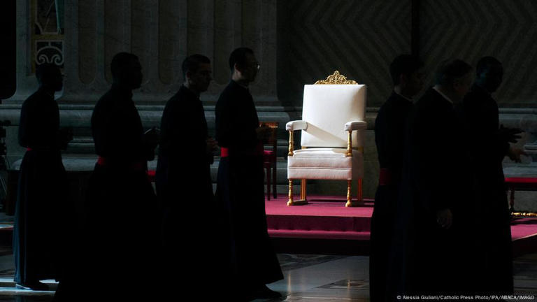 How and where will Pope Francis be buried?