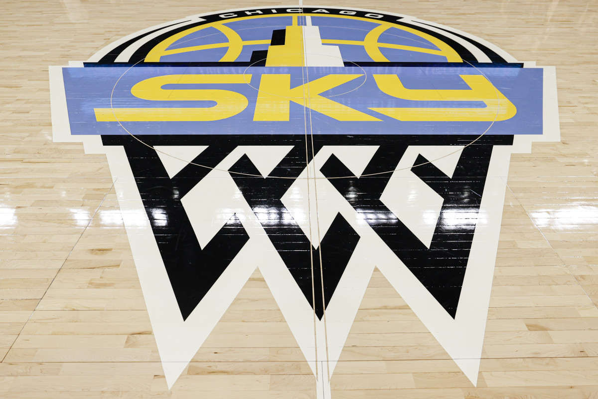 Chicago Sky Coach Sends Message After Big Move on Monday