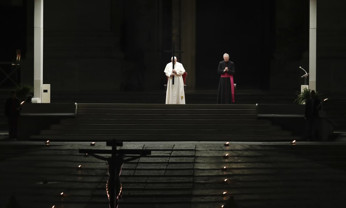 Which cardinals are seen as contenders to be the next pope?