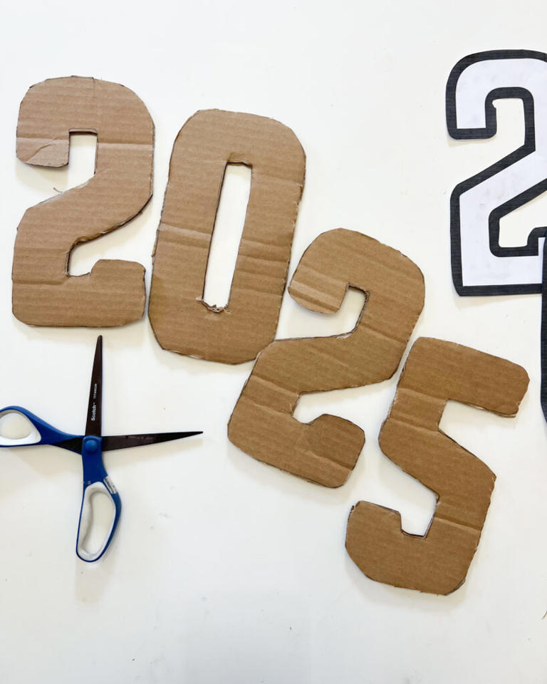 DIY Graduation Year Photo Numbers (Free Template + Easy Table ...