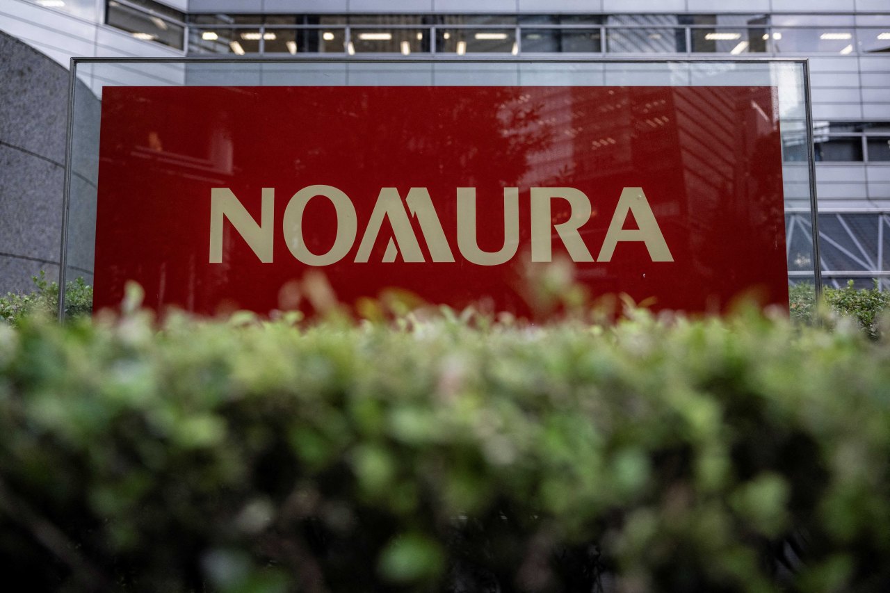 Nomura to Buy Macquarie’s U.S., European Public Asset Management Business