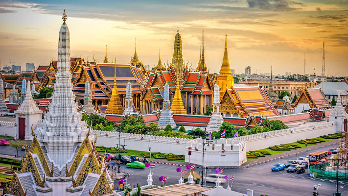 REGAL RETREATS: DIVE INTO THE GRANDEUR OF BANGKOK'S RENOWNED PALACES