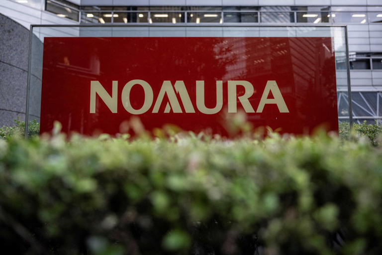 Nomura to Buy Macquarie’s U.S., European Public Asset Management Business